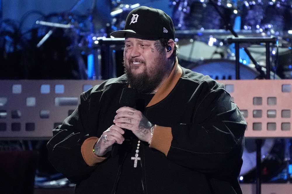 An inspiration to inmates, country singer Jelly Roll performs at Oregon ...