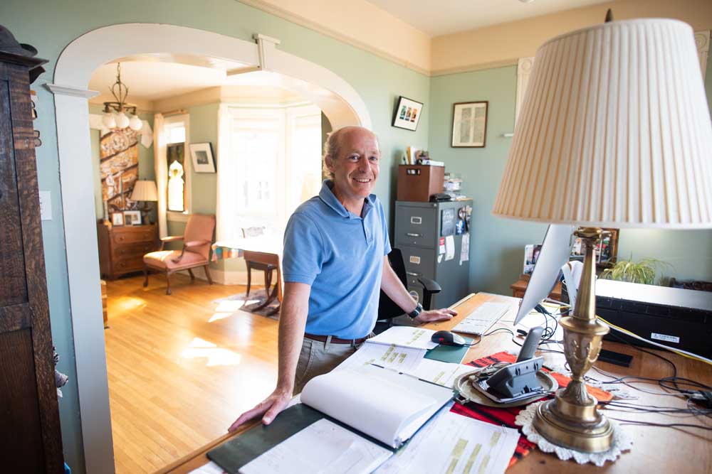 Astoria scholar dives into a famous family history | The Bulletin