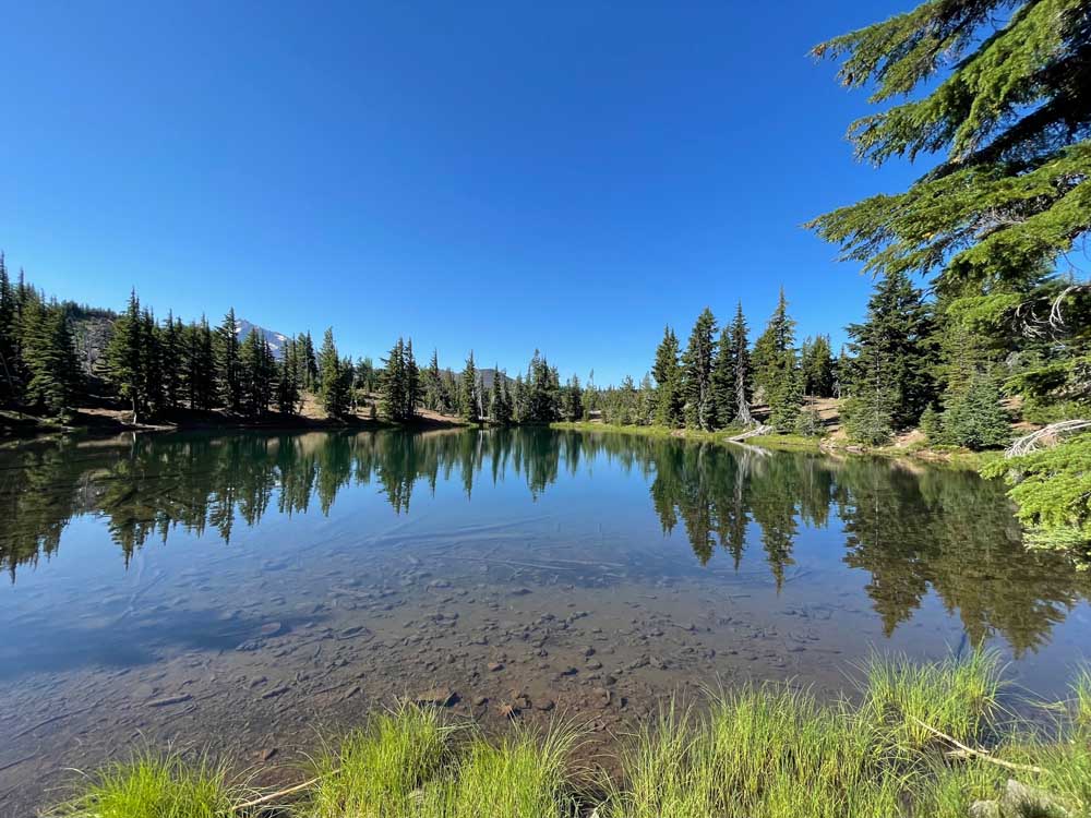 Matthieu Lakes loop hike is a relatively easy trek in the Three Sisters ...