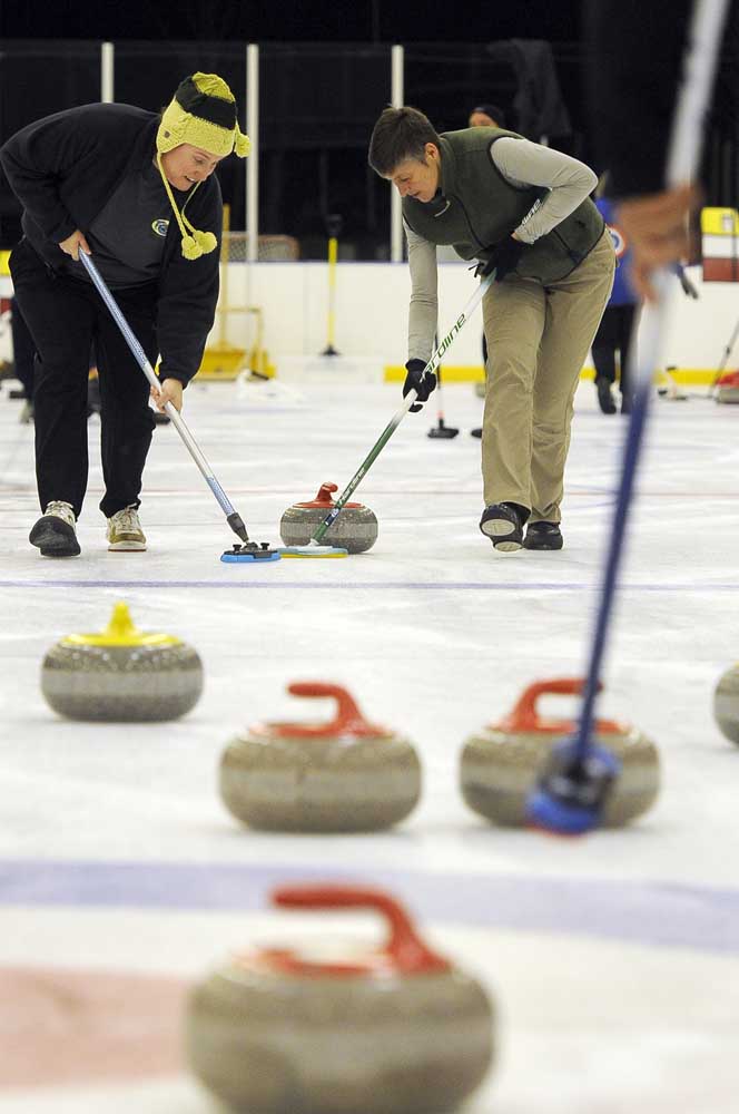 Bend Curling Club hosts Bend’s first bonspiel | The Bulletin