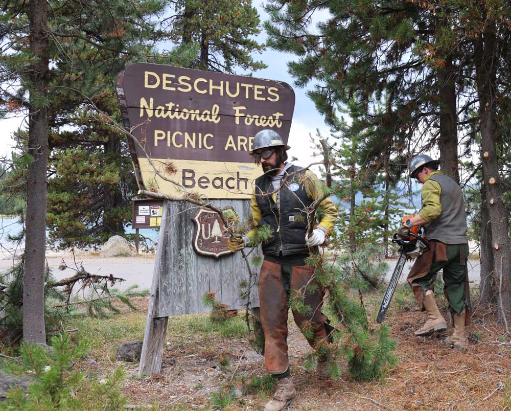 UPDATE: Evacuation notices lowered around Petes Lake Fire | The Bulletin