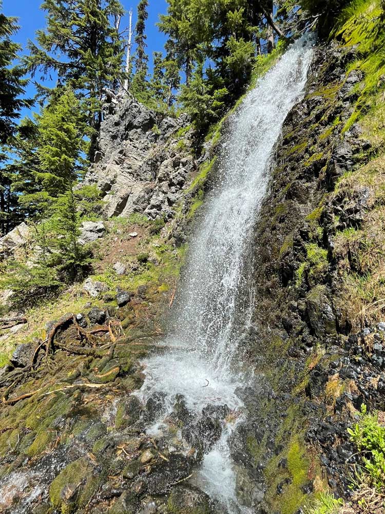 Obsidian Trail hike leads to scenic, glacier-covered base of Middle and ...