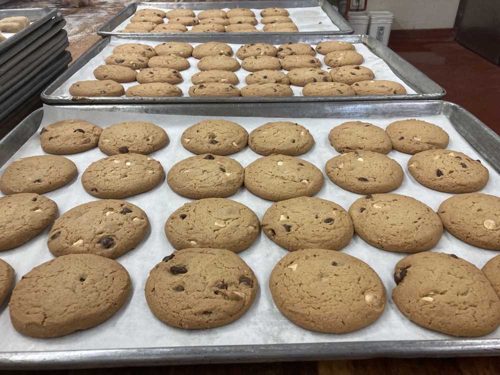 Two Rivers Correctional Facility operates booming bakery | The Bulletin