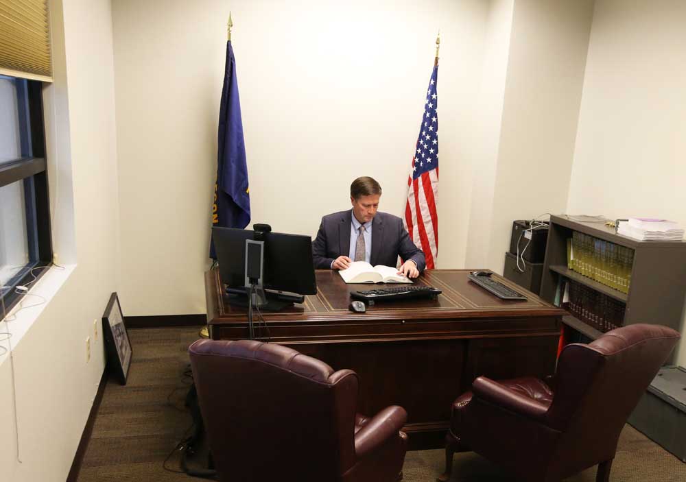 New Deschutes district attorney starts job amid public safety concerns ...