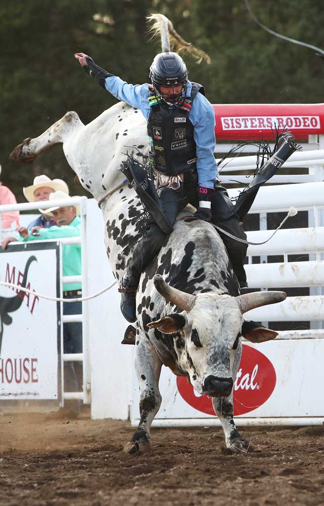 Bull-riding records fall during first night of Sisters Rodeo | The Bulletin
