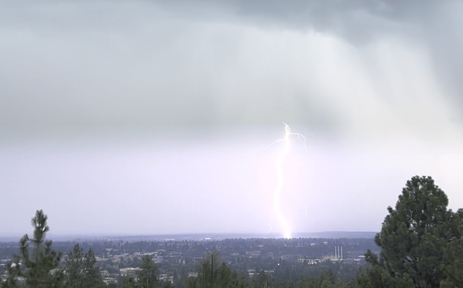 Red flag warning issued for Central Oregon amid threat of dry lightning ...