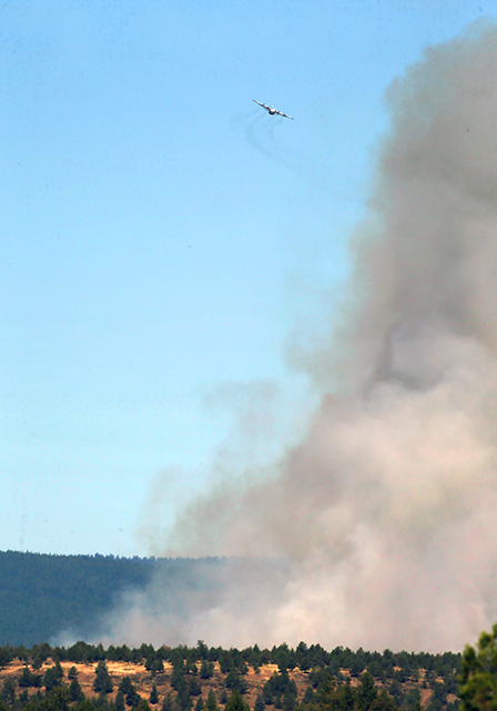 Hugs and tears: Crooked River Ranch residents flee Alder Springs ...