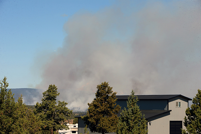 Hugs and tears: Crooked River Ranch residents flee Alder Springs ...