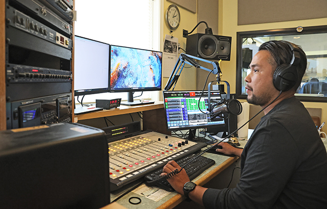 Warm Springs tribal radio station rebounds with new funding | The Bulletin