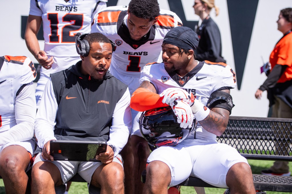 Beavers have many returning defensive backs | The Bulletin
