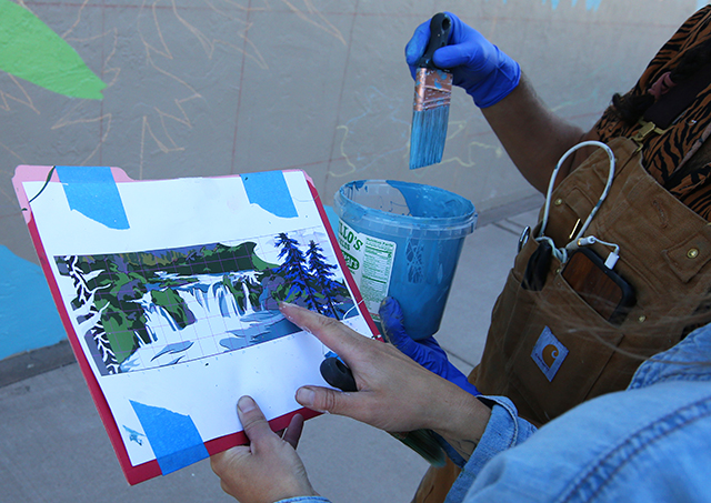 Artists make progress on massive Redmond mural | The Bulletin