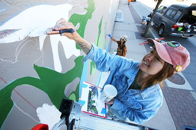 Artists make progress on massive Redmond mural | The Bulletin