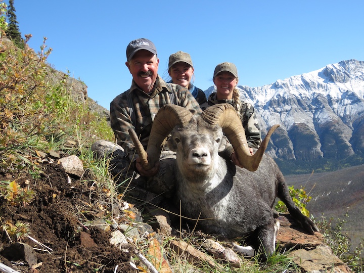 Central Oregon hunter pens memoir about lifetime of epic sheep hunts ...