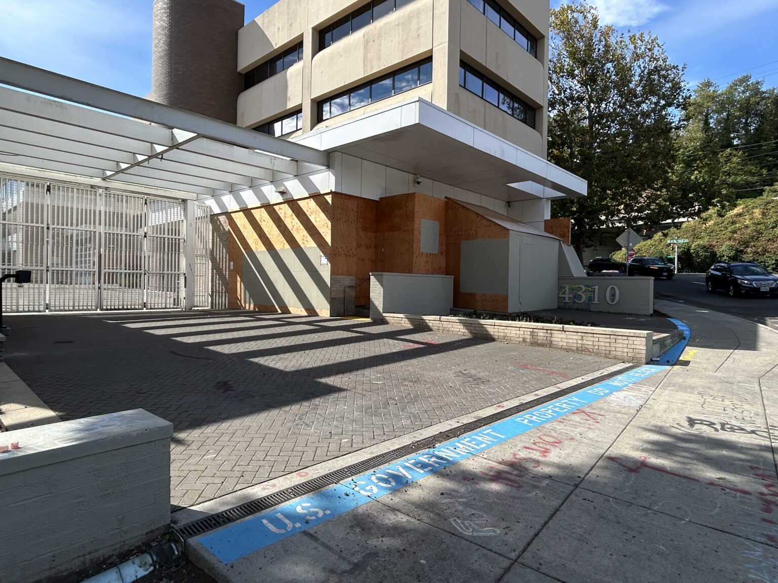 After ICE arrest U.S. citizen in Oregon, officials call for ...