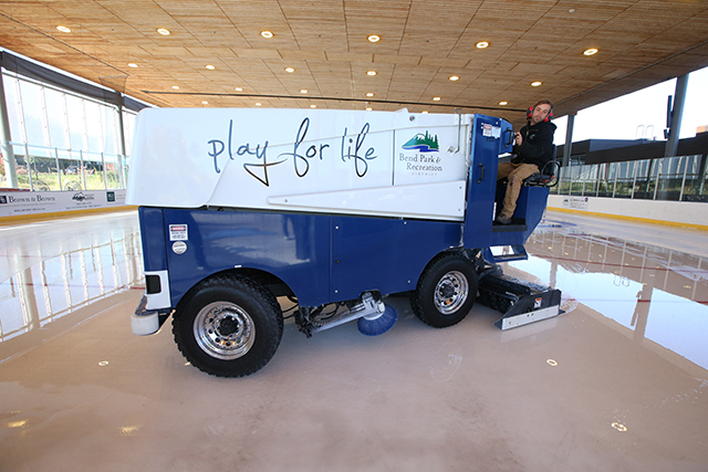 Pavilion open for icy fun through April | The Bulletin