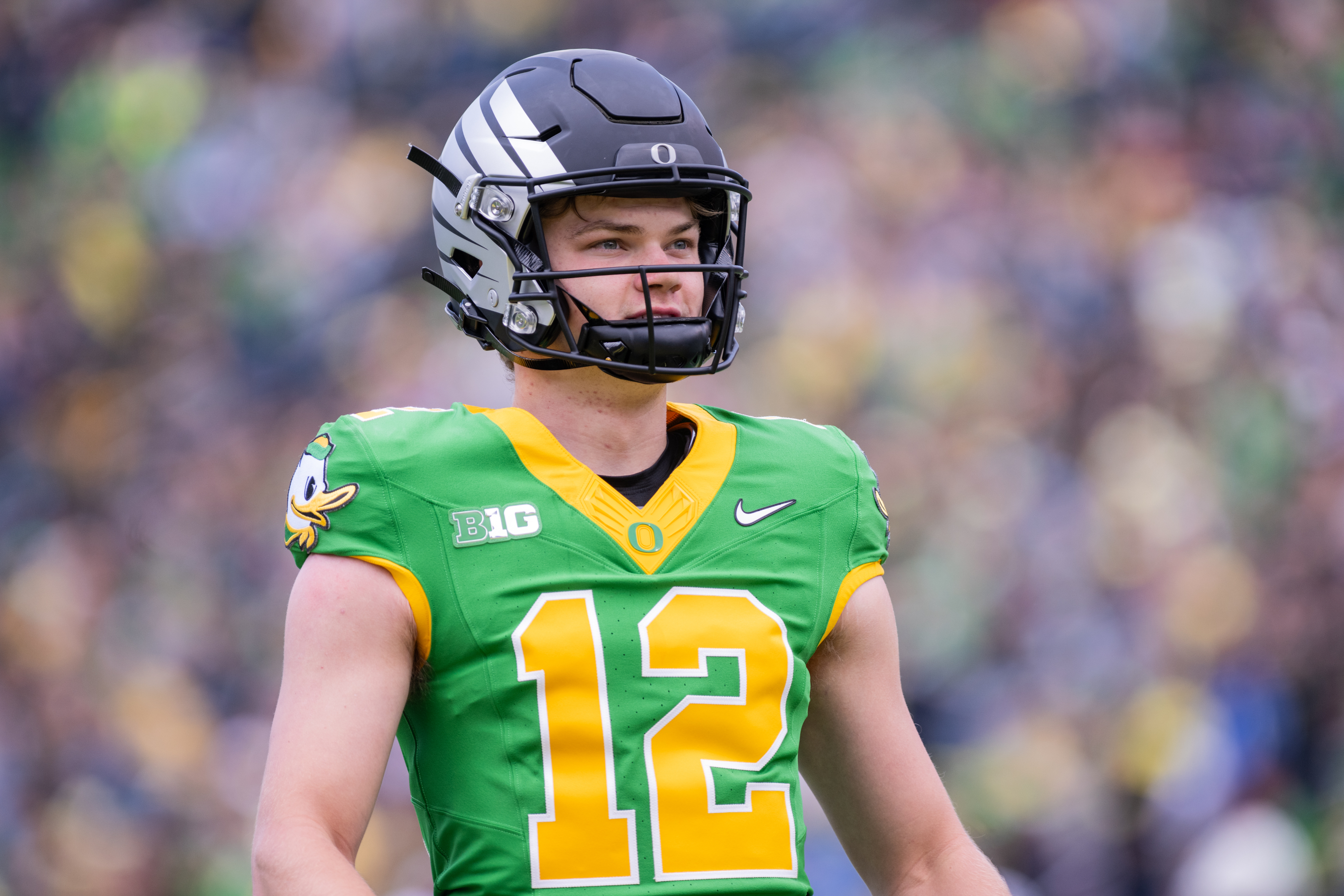 ‘Stop worrying about it’: No. 6 Oregon turns to quarterback Brock ...