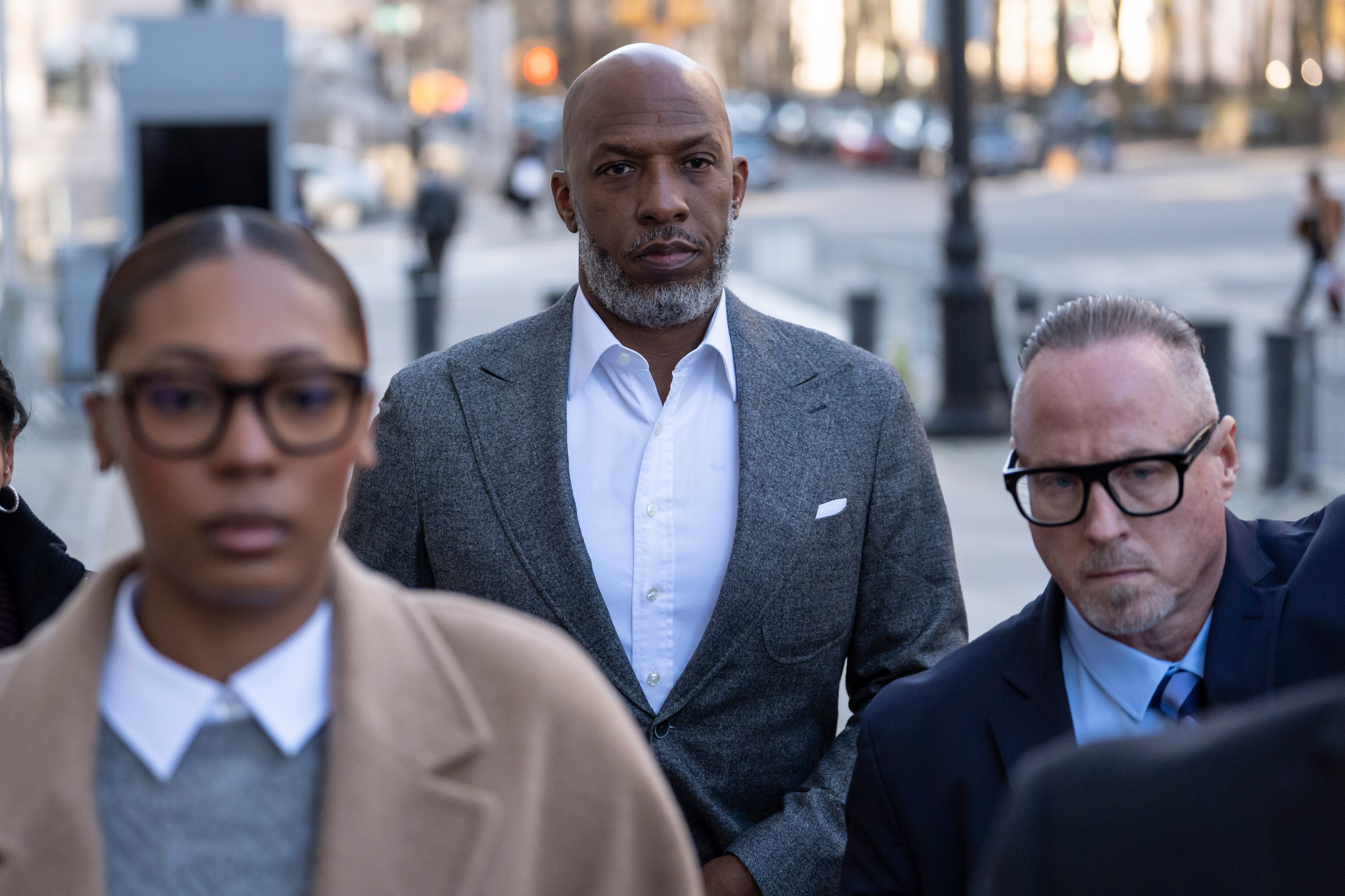 Blazers coach Billups pleads not guilty in rigged poker games case ...