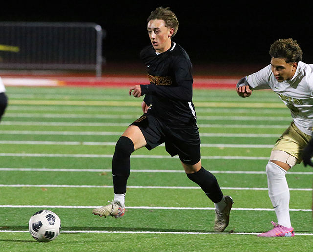 Summit boys soccer dominates Canby 5-0 to advance; Redmond, Bend ...