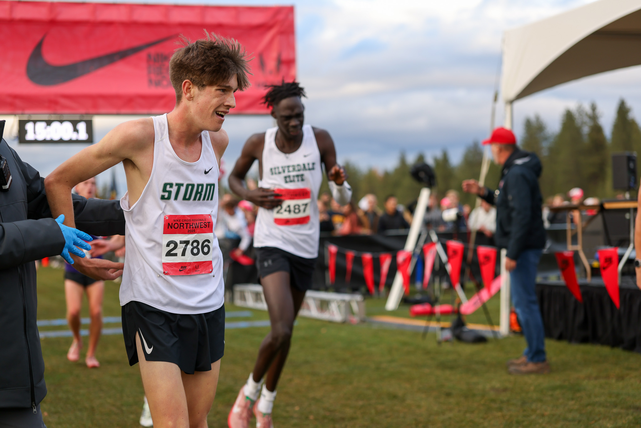 Central Oregon cross-country runners shine at Northwest regionals in ...
