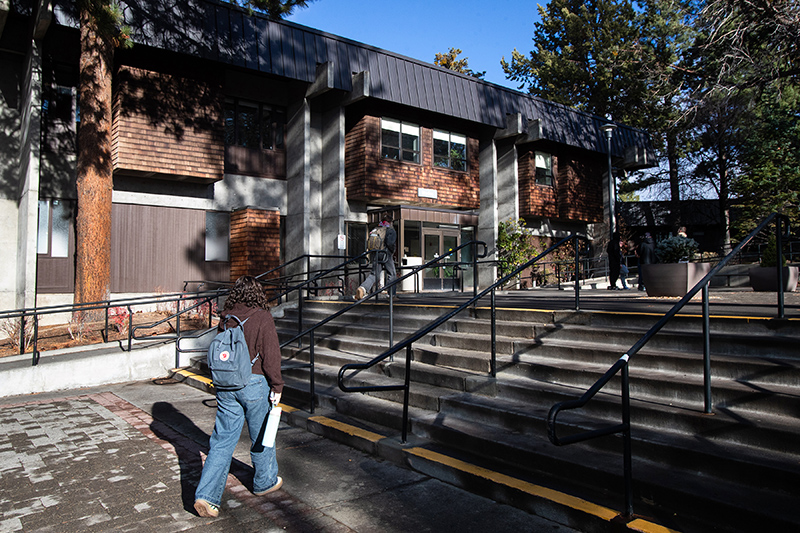 COCC faces loss of $1.5 million if state cuts funding | The Bulletin