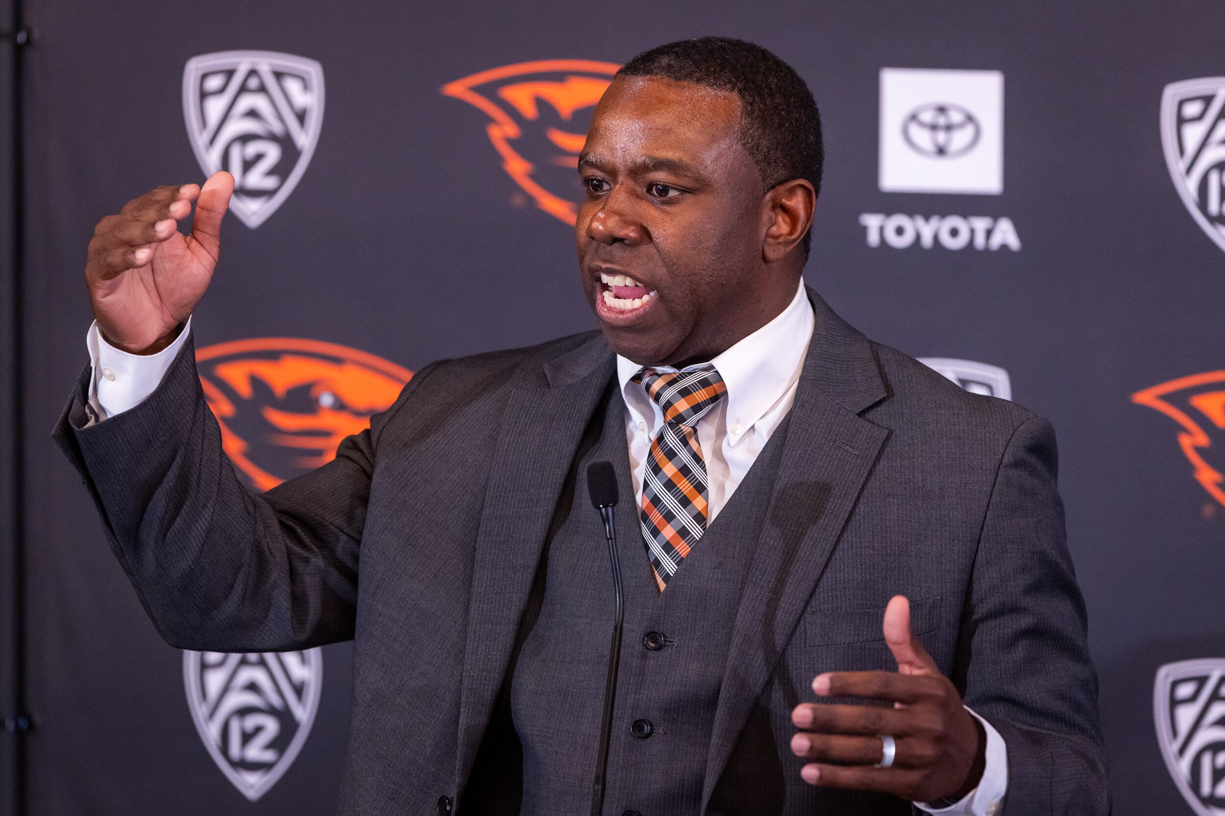 Newly-hired Oregon State HC JaMarcus Shephard to coach Alabama in SEC ...